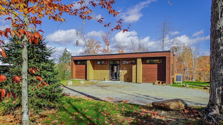 Aspen: 2 Bedrooms, Hot Tub - Mont-Tremblant