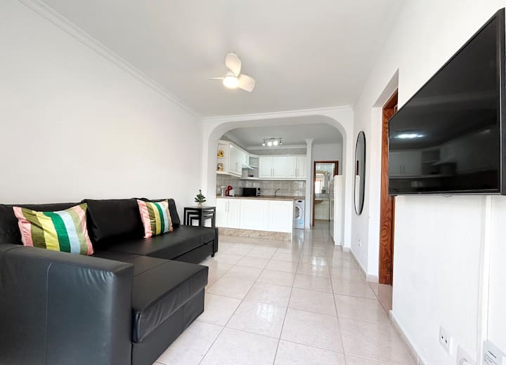 Beautiful Apartment In Los Diamantés 1, Pool View - Playa de las Américas
