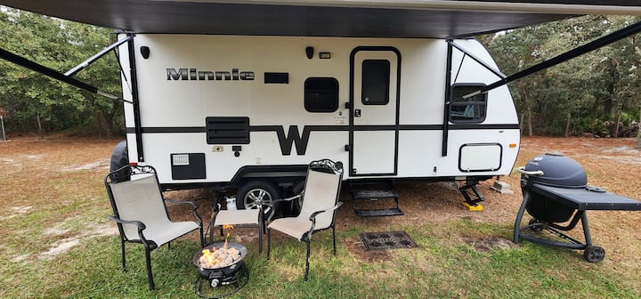 Cozy Minnie Winnebago Retreat In Homosassa Springs - Homosassa, FL