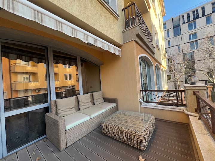 Apartment With 3 Bedrooms And 3  Parking Spaces - Sofia