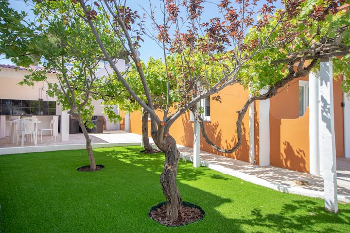 Family-friendly Villa W/ Private Pool & Rooftop - Alvor