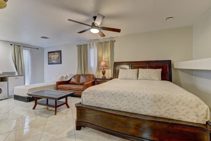 New Renovated Villa#4 *5 Miles To Strip/convention - Las Vegas, NV