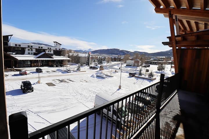 Amanzing View Location Condo Unit A - Silverthorne, CO