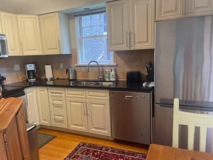 Romy's Character Home Away Home In Kits - Vancouver