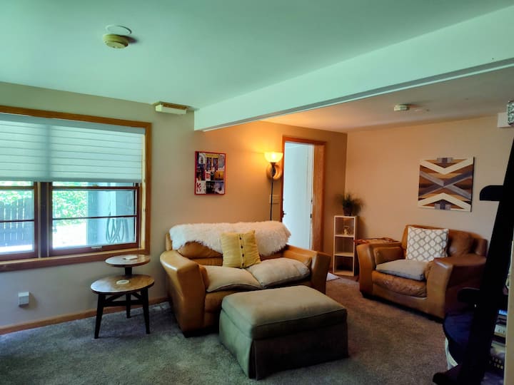 Snug Sanctuary 1x Bed/kitchen - Bloomington, MN