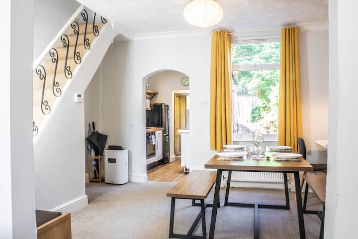 Buckingham House - York Retreat 3 Bedroom Home - York
