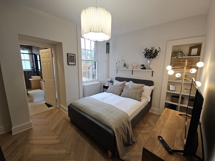 The Georgian Escape - Musselburgh