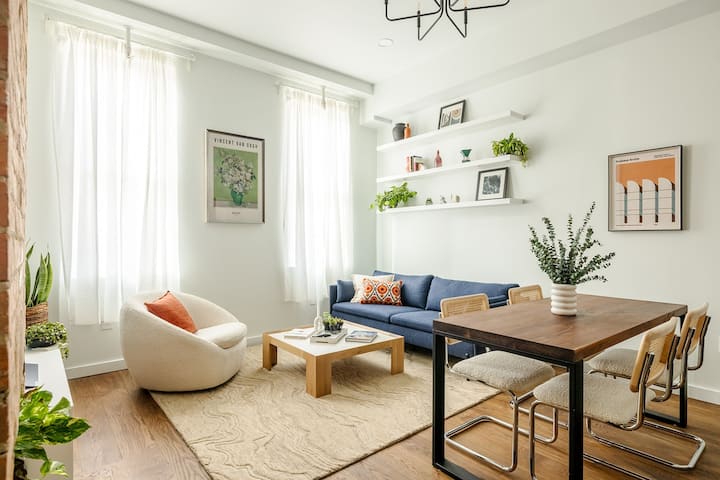 Lux Condo Steps To Washington Park | Walk To All - Cincinnati, OH
