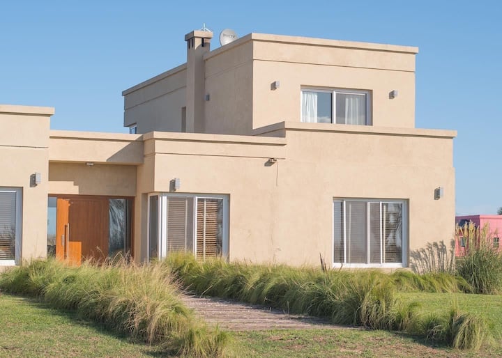 Casa Familiar En Barrio Privado: Pileta Y Playa - Villa Gesell
