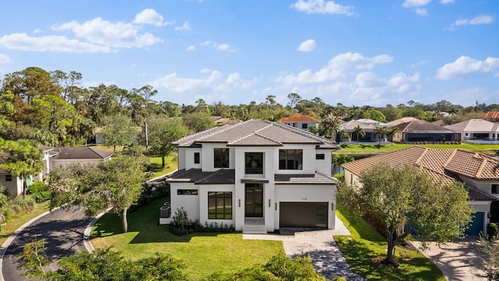 Newly Built Lakefront Vacation Home - Bonita Springs, FL