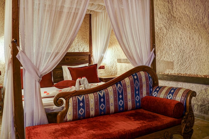 Kapadokya ÜRgüp’te Jakuzili Otantik Mağara Oda - Ürgüp