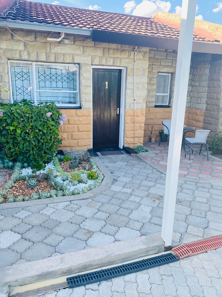 City Pride Guest House - Chalets - Maseru