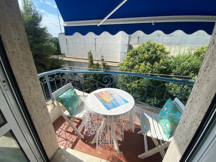 S.martino - 5’ Boccadasse - 15’ Centro - Parking - Genoa