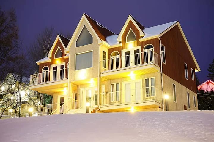 Luxury Suite Two Bedrooms With Jacuzzi Spacious - Saint-Sauveur