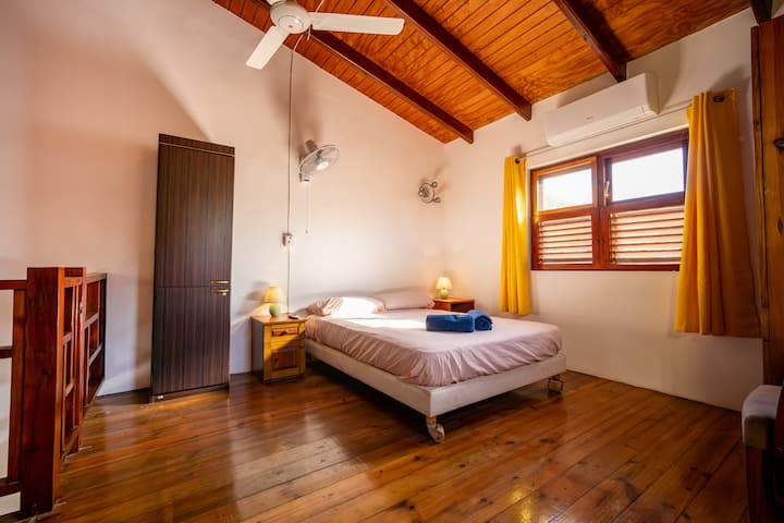 Quiet And Central Apartment - Curaçao