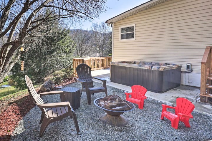 Blue Ridge Escape W/ Hot Tub - Boone, NC