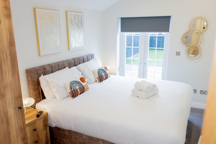 Lethbridge Villa 49 Apartment 1  (Garden,sleeps 6) - 사우스포트