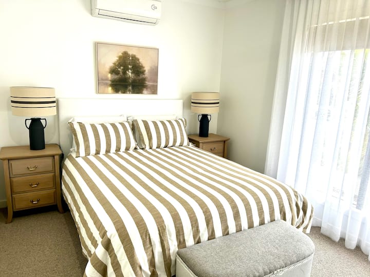 Stylish Guest Suite In  Berwick. - Clyde North