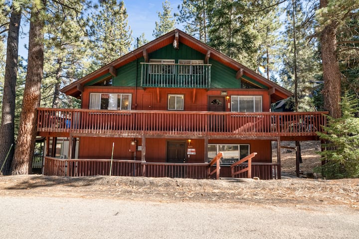 Bear Paw Lodge + 1 Min From Bear Mountain+ Balcony - Big Bear Lake, CA