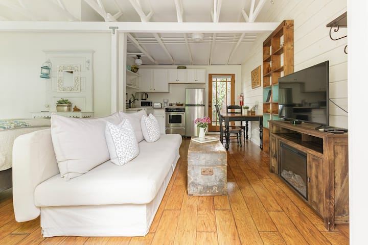 Carriage House At Main Street Farmhouse! - Napa, CA