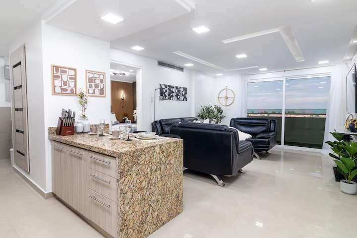 Exclusivo Y Moderno Apartamento Con Vista Al Lago. - Venezuela