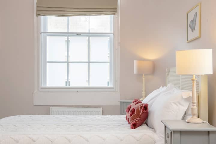 Superbly Located Georgian Townhouse In Bath City - Bradford-on-Avon