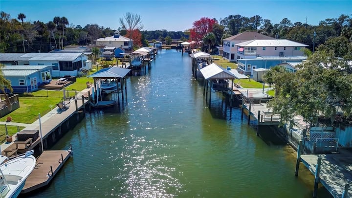 Crystal River Canal Home W/ Dock & Deep Water - Crystal River, FL
