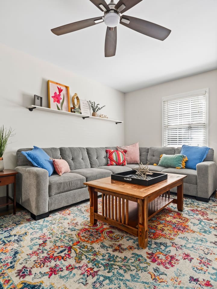 Relaxing Stay In The Heart Of Cary - Cary, NC