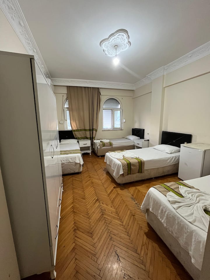 Mimoza Pansiyon Dört Kişilik Oda - Antalya