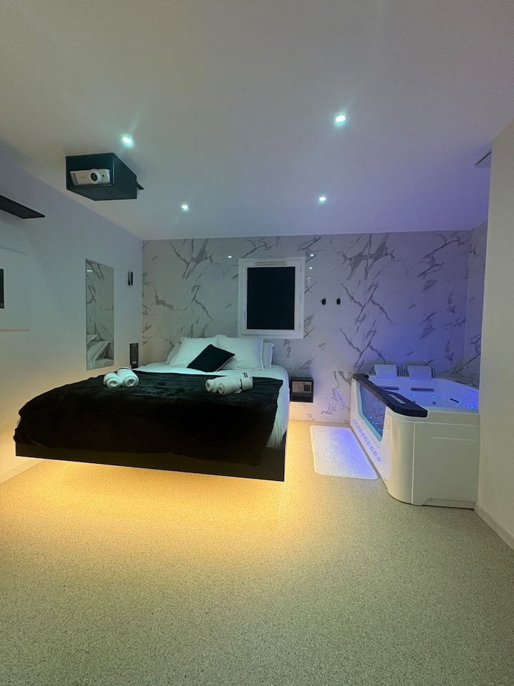 Love Room Dm Room - Casteljaloux