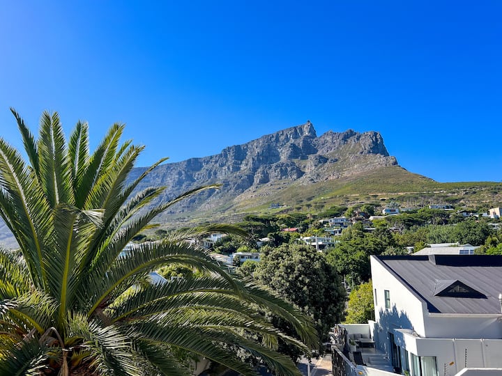 4 Bed Townhouse At The Top Of Kloof St! - Camps Bay