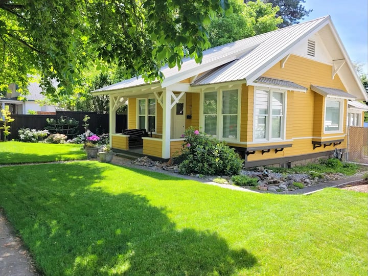 Mellow Yellow, Downtown Coeur D' Alene - Coeur d'Alene, ID