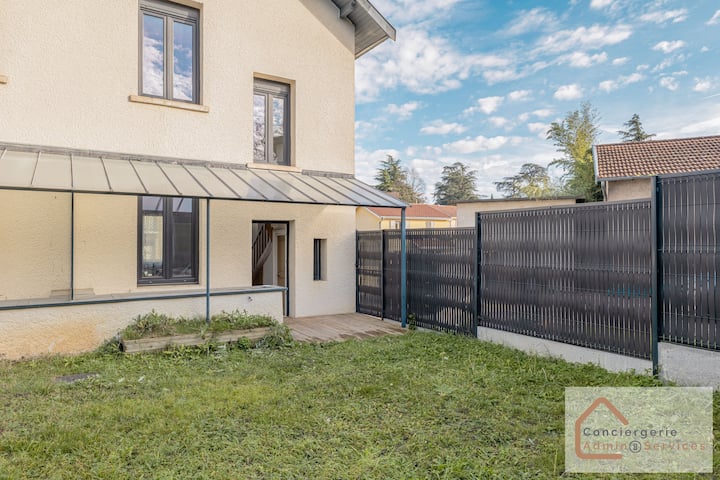 Agréable Maisonnette à Proximité D'eurexpo - Meyzieu