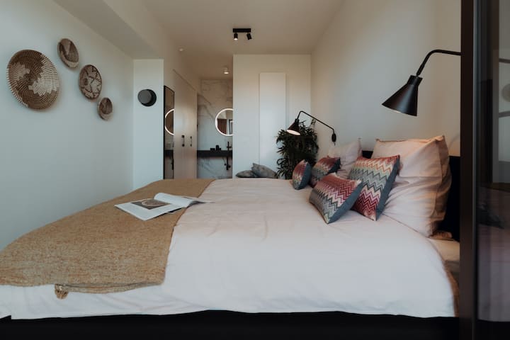 Luxurious Romantic Apartment At Tour & Taxis - Brüssel