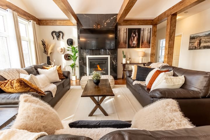 Hill Top Ranch - Hot Tub, Sauna, Game Room, View - Ontario 60