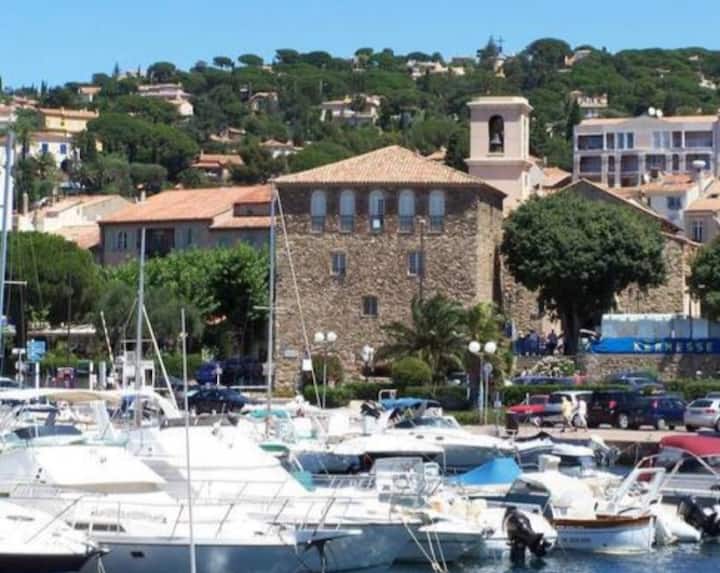 Appartement Avec Terrasse, Proche Plage Et Centre - Sainte-Maxime