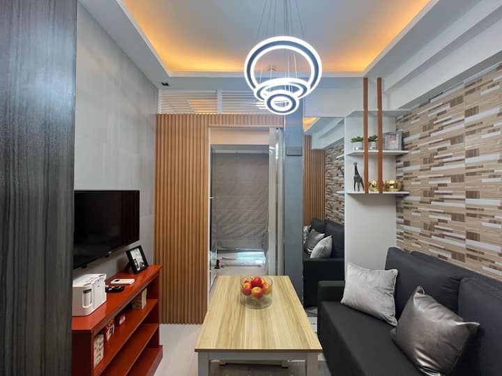 Staycation Near Sm North Edsa | W/ 100 Mbps Wifi - Quezon City