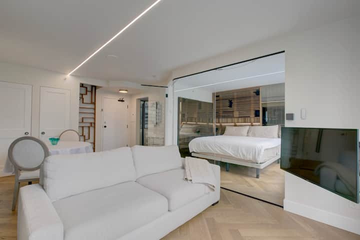 Stylish One Bed Haven - Vancouver