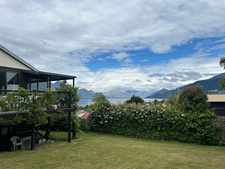 Two Bedroom Suburban Dream - Queenstown