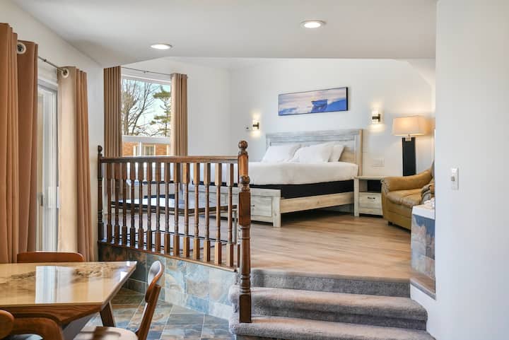 Raised Apartment With Jacuzzi/3 Minutes To Beach - Wasaga Beach