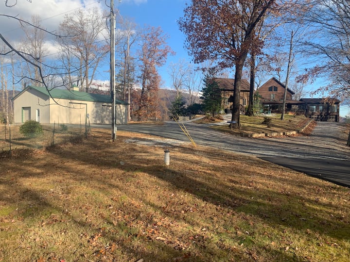 Mountain Cabin And Lodge Room - Wintergreen