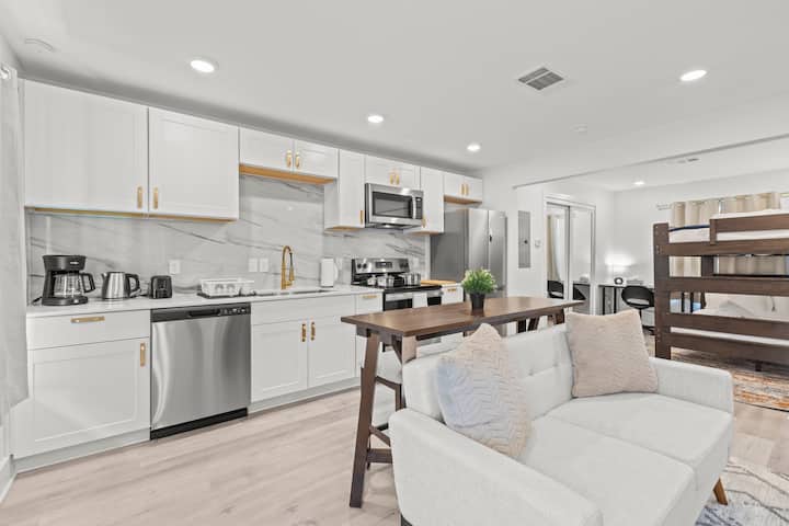 Chic Studio In Downtown Dallas - Preston Center Plaza – Dallas