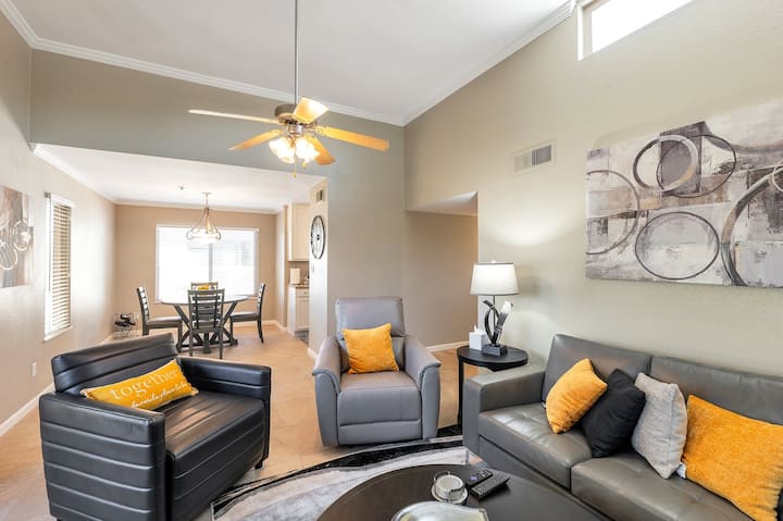 Stunning Golf View Condo W/ Pool In Old Town! - Scottsdale, AZ