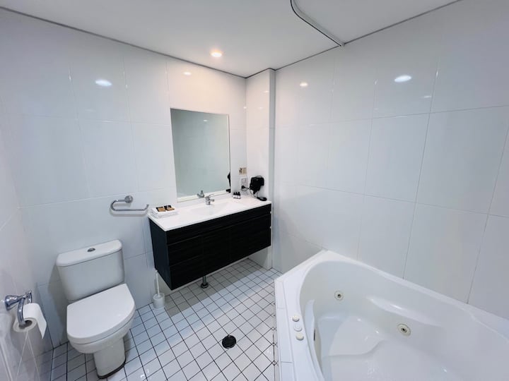 One-bedroom Apartment With Spa - Newcastle