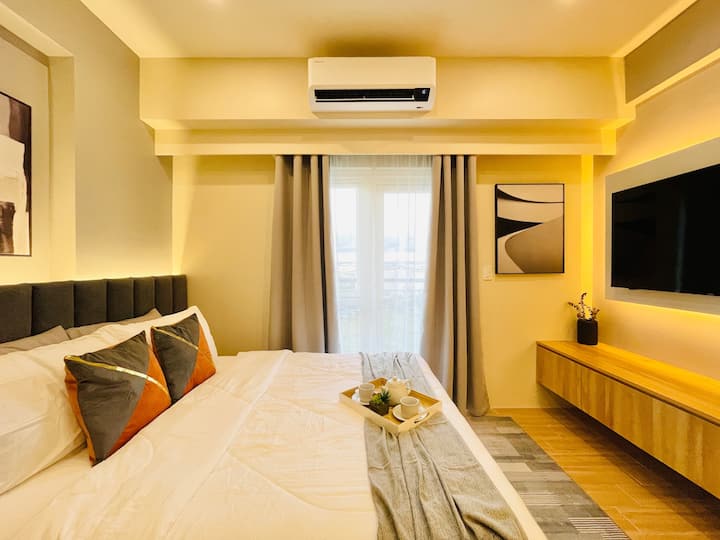 * *30 Luxe City Studio - Iloilo City