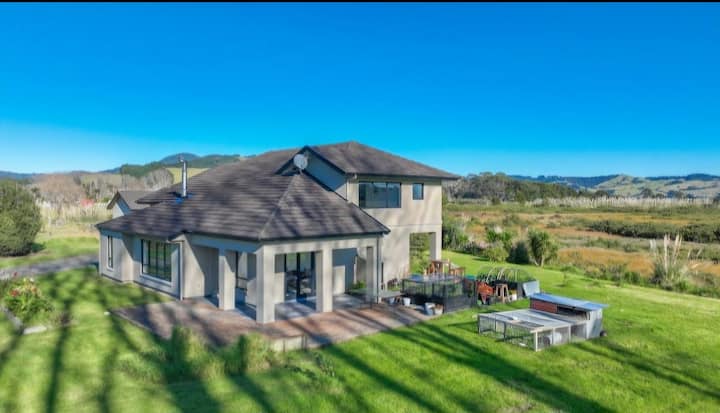 Mangrove Manor - Coromandel