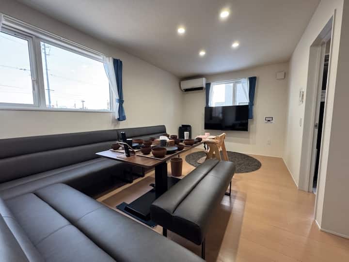 一軒家貸切/寝室2部屋/定員4名様まで/駐車1台可能 - Asahikawa
