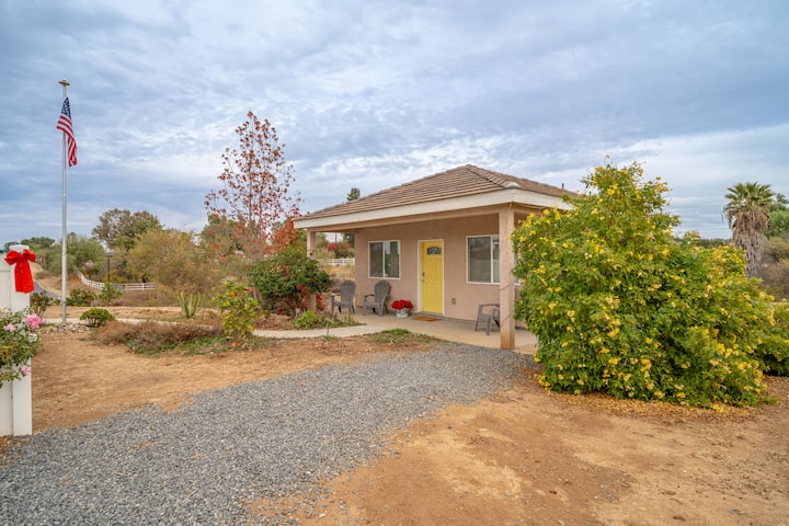 Esperanza Cottage - Riverside, CA