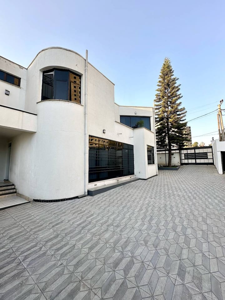 Spacious 2-floor Home With Modern Amenities - Ethiopia