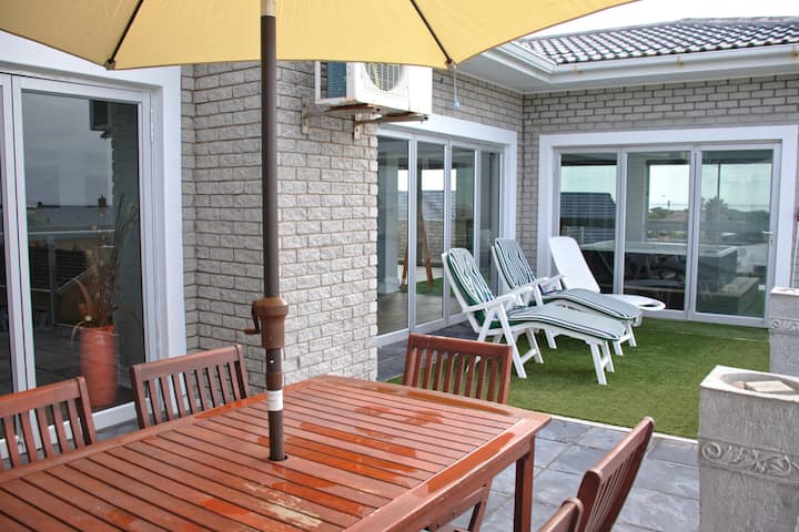 6 Pikkewyn  Yzerfontein - Yzerfontein
